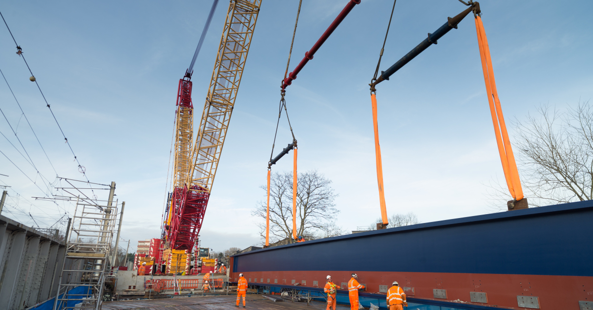 Video shows installation of new rail bridge in Tottenham | VolkerWessels UK